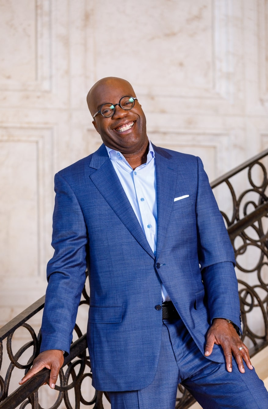 Simon T. Bailey Speaking Engagements, Schedule, & Fee | WSB