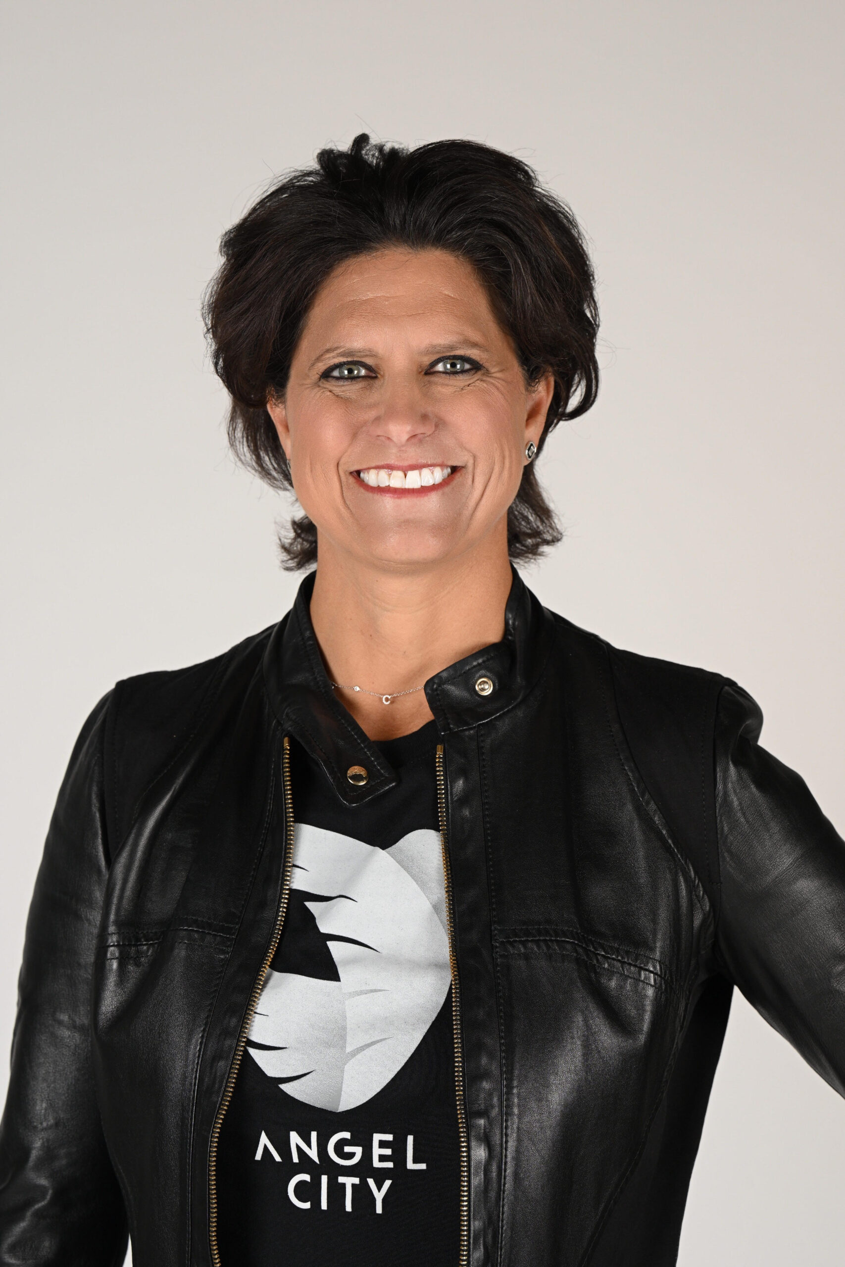 Julie Uhrman Speaking Engagements, Schedule, & Fee | WSB