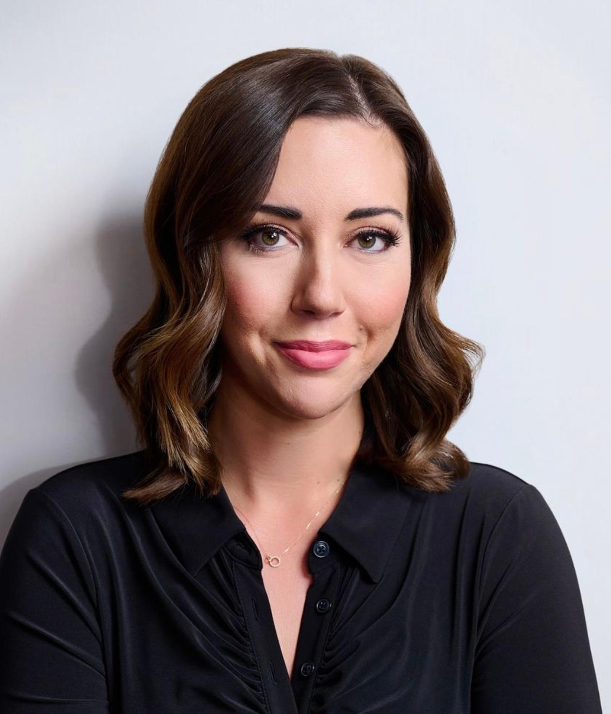 Nicole Auerbach Speaking Engagements, Schedule, & Fee | WSB